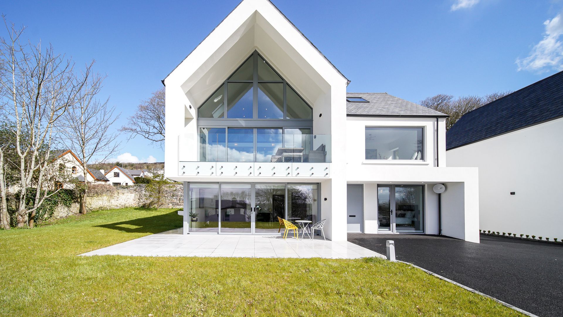 Lux Beach House | 5-Star Self-Catering Fahan - Fivestar.ie