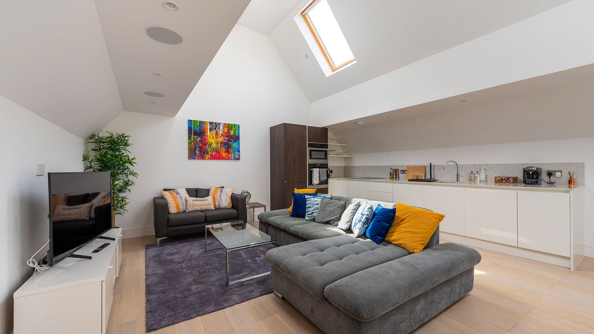 Parkside Loft | 5-Star Self-Catering London - Fivestar.ie