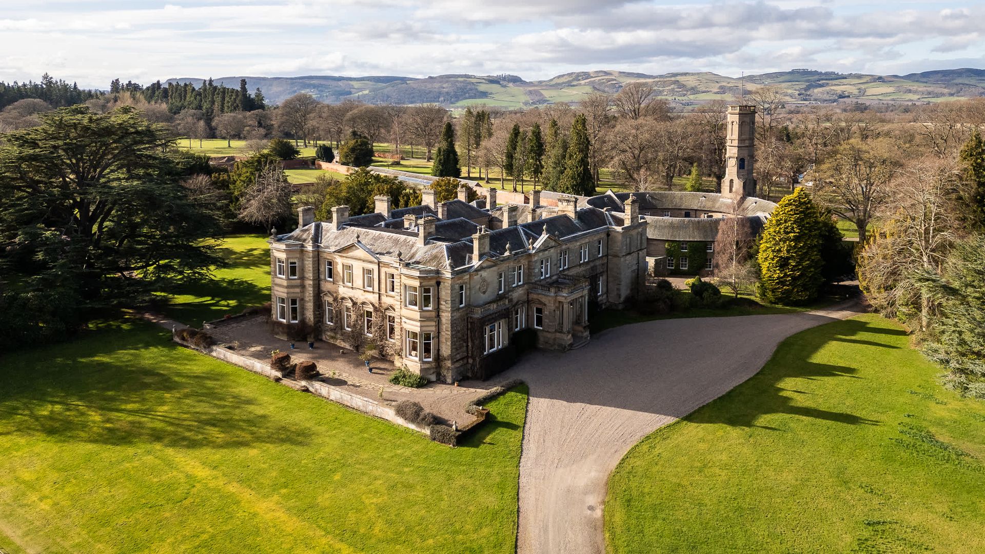 Renaissance Grandeur | 5-Star Self-Catering Errol - Fivestar.ie