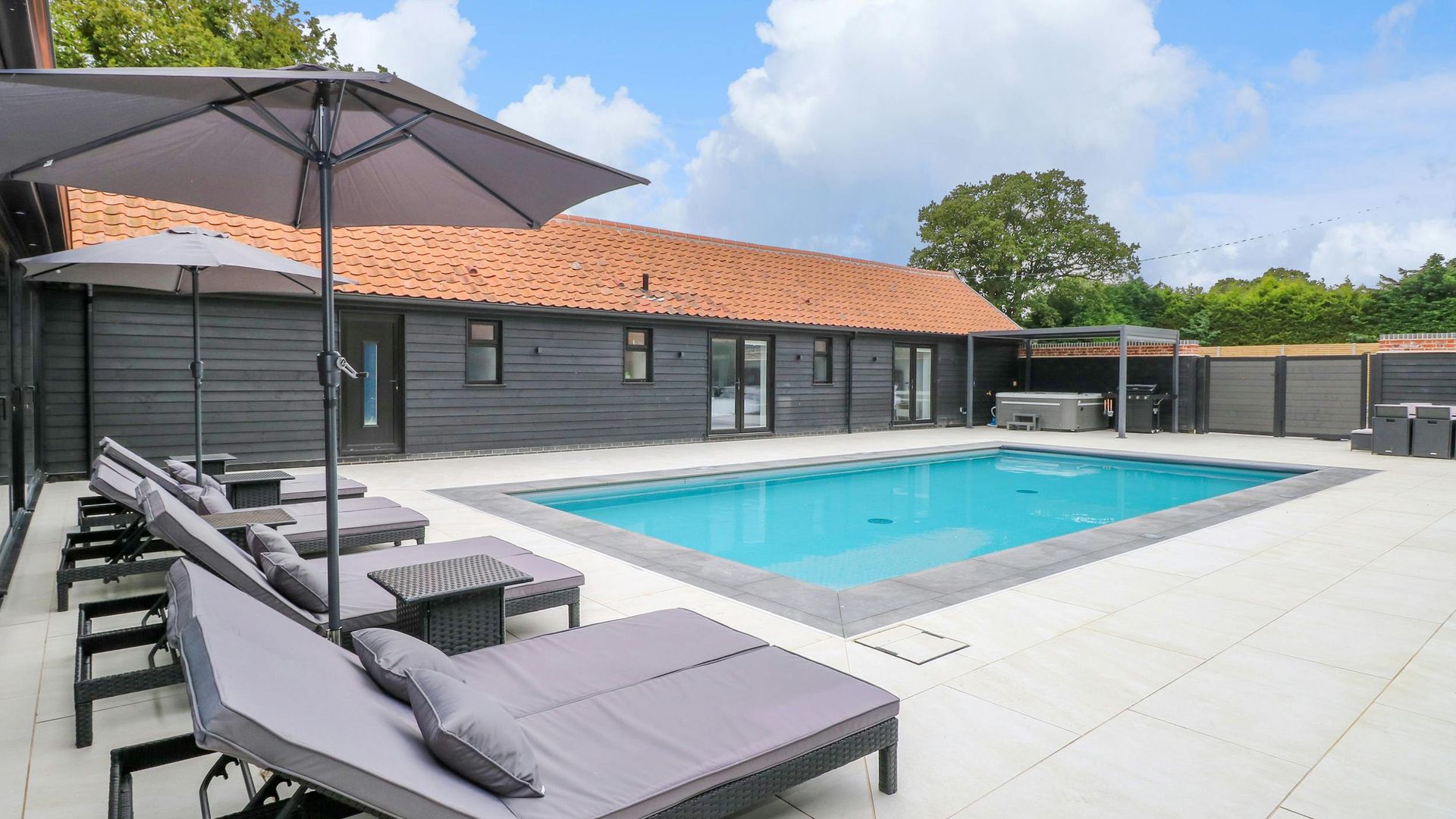 The Old Estate | 5-Star Self-Catering Pilson Green - Fivestar.ie