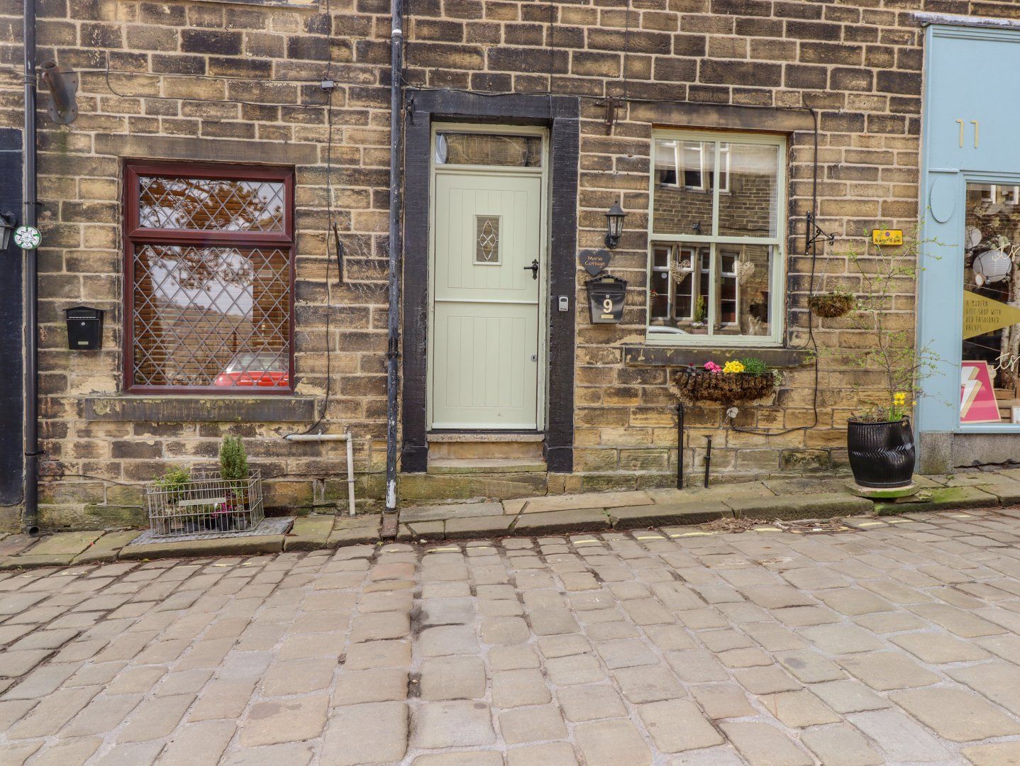 Maria Cottage | 5-Star Self-Catering Haworth - Fivestar.ie